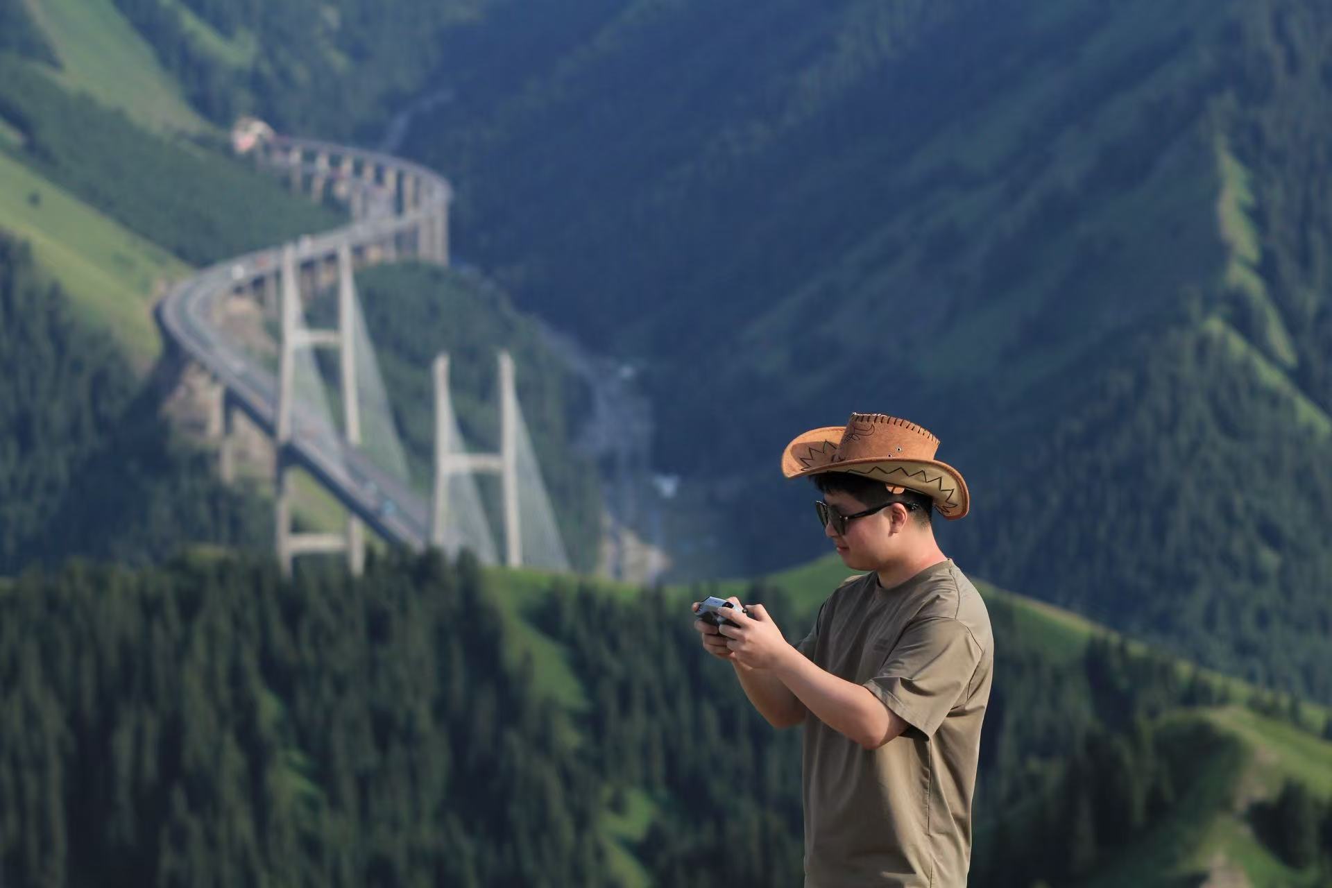 Yuwei Zheng (Yves) - Homepage